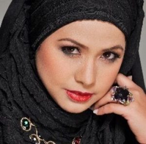 Azrene Ahmad Wiki (Rosmah Mansor Daughter) Age, Bio, Net worth, Fact