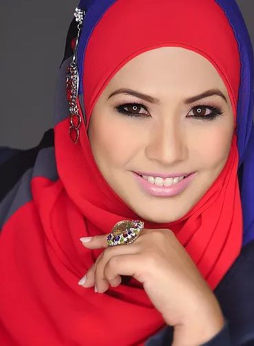 Azrene Ahmad Wiki (Rosmah Mansor Daughter) Age, Bio, Net worth, Fact