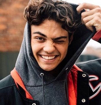 Noah Centineo Height, Weight, Age, Girlfriend, Bio, Net worth & Family