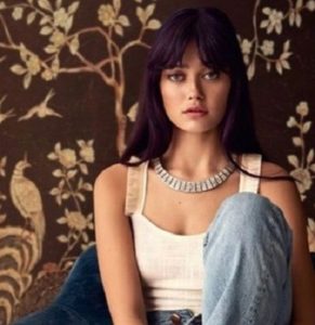 Ella Purnell Height, Age, Boyfriend, Family, Biography, Net worth & More