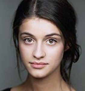 Anya Chalotra Wiki, Age, Height, Boyfriend, Family, Biography & More
