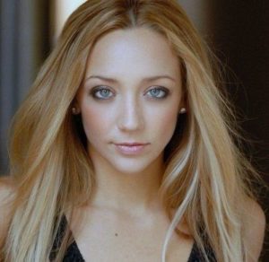 Sarah Scott (Actress) Height, Age, Husband, Family, Biography & More