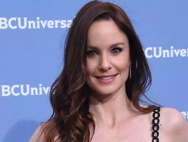 Sarah Wayne Callies Height, Age, Husband, Family, Biography & More
