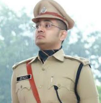 Yathish Chandra Wiki (IPS) Age, Wife, Height, Biography & Family Facts