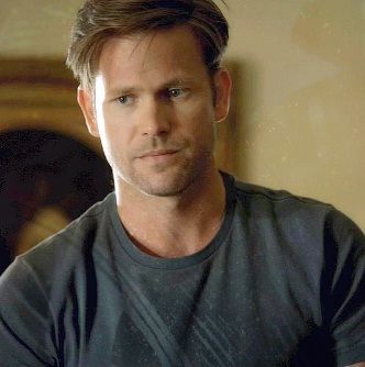 Matthew Davis Height, Age, Wife, Family, Biography, Net worth & More