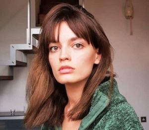 Emma Mackey Height, Age, Boyfriend, Biography, Family, Affair & More