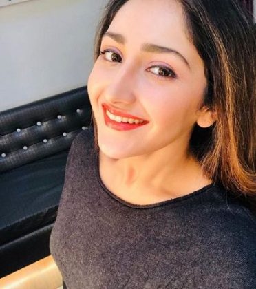 Sayesha Saigal Age, Height, Husband, Biography, Family, Affair & More