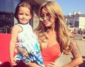 Sallie Axl Wiki, Age, Height, Boyfriend, Biography, Family, Affairs & More