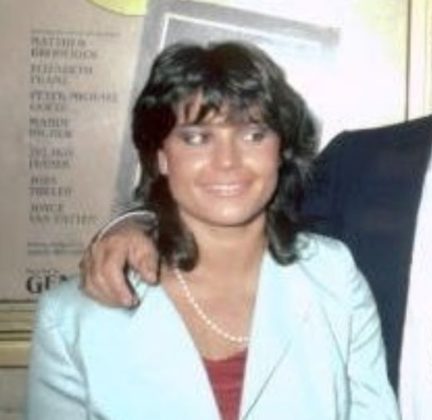 Nancy Simon Wiki, Age, Bio (Woody Harrelson Ex-Wife) Family & More