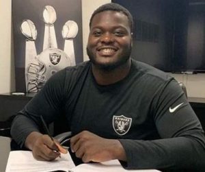 Ronald Ollie Wiki, Age, Height, Weight (Last Chance U) Bio, Wife, Family