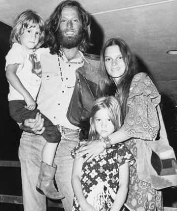 Susan Brewer Wiki, Age (Peter Fonda’s Wife) Biography, Family & Facts