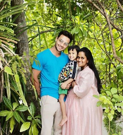 Ayat Sharma Wiki, Age (Arpita Khan's Daughter) Bio & Family