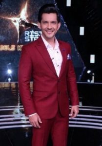 Aditya Narayan Height, Weight, Age, Girlfriend, Biography, Family