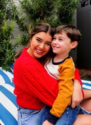 Kalani Hilliker Height, Weight, Age, Boyfriend, Biography & Family