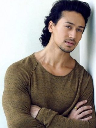 Tiger Shroff Height, Weight, Age, Girlfriend, Biography, Family