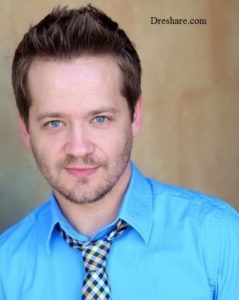 Jason Earles Height, Weight, Age, Wife, Family & Biography
