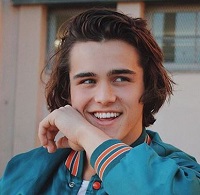 Charlie Gillespie Wiki, Age, Bio, Height, Girlfriend, Net worth, Affair ...