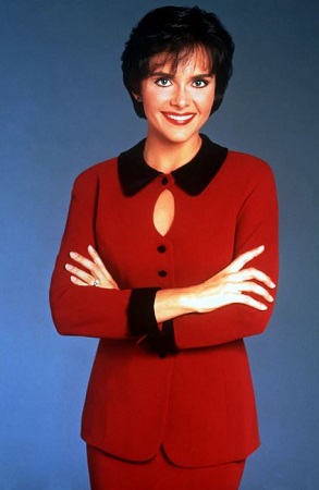 Leanza Cornett Height, Weight, Age, Husband, Children, Biography & More
