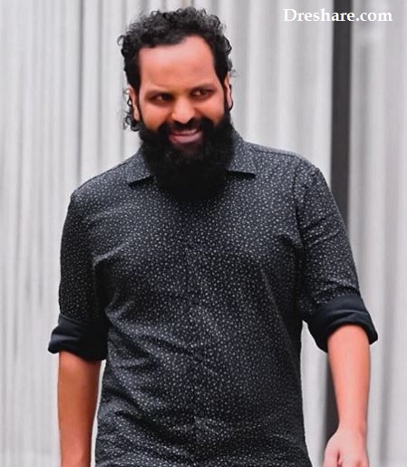 Small Hands (Actor) Wiki, Age, Height, Weight, Biography, Family, Facts
