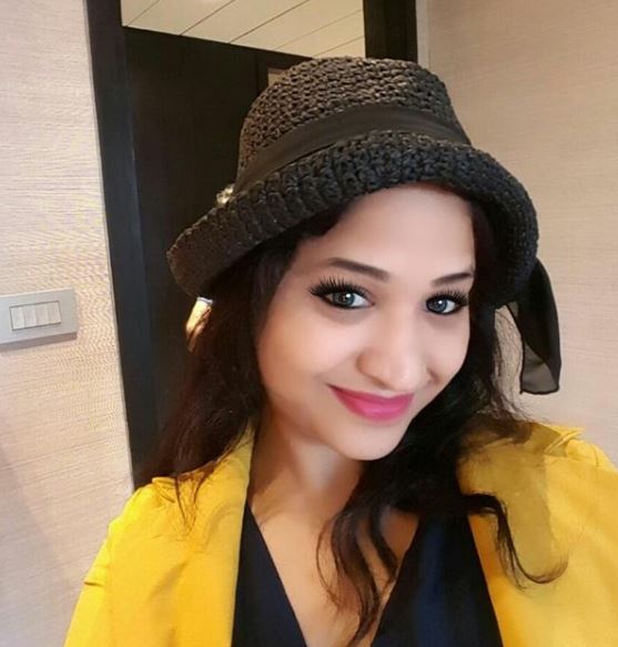 Renu Sharma (Singer) Wiki, Age, Husband, Net worth, Family, Biography ...