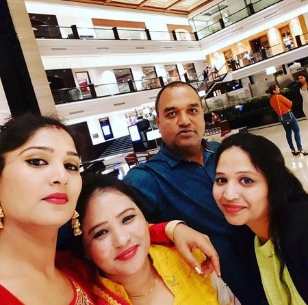 Renu Sharma (Singer) Wiki, Age, Husband, Net worth, Family, Biography ...