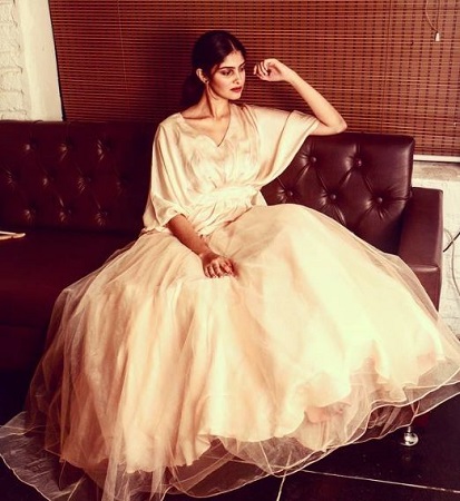 Manasa Varanasi: Wiki, Age, Height, Boyfriend, Family, Net worth ...