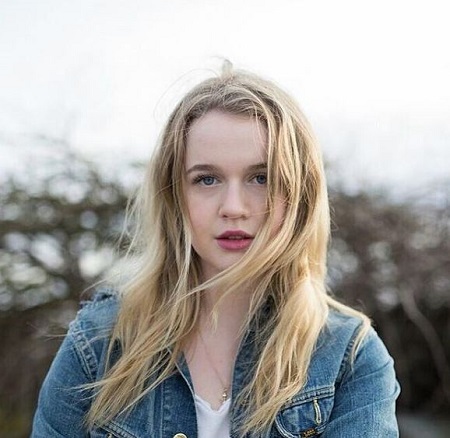 Roan Curtis Wiki, Age, Height, Boyfriend, Net worth, Biography & More