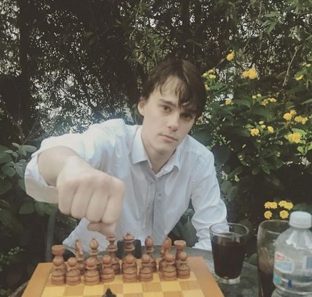 Mitchell Hope Wiki, Height, Age, Girlfriend, Family, Biography & More