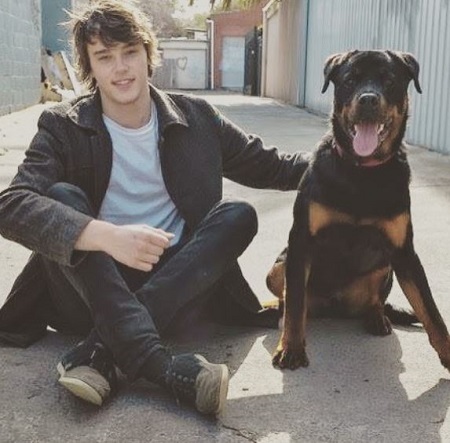 Mitchell Hope Wiki, Height, Age, Girlfriend, Family, Biography & More