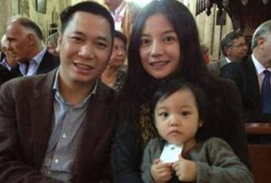Who is Huang Xing? Wiki, Biography & Facts About Zhao Wei's Daughter