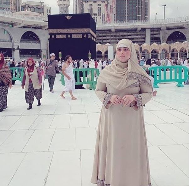 Who is Nadia Gul? Wiki, Biography, Age, Husband, Songs, Parents & More