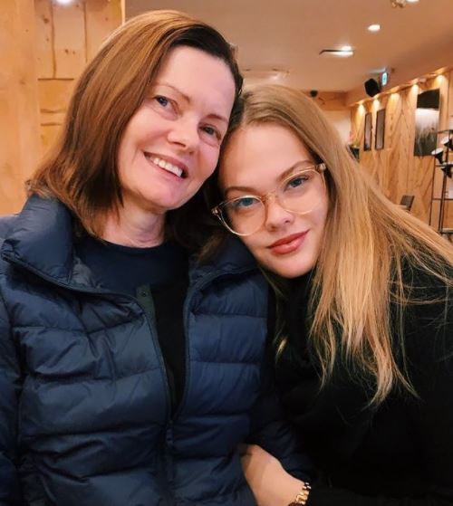 Who is Claire Smith? Wiki, Biography, Age, Family & Facts About Joe ...