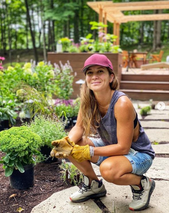 Who is Emma Lovewell? Wiki, Biography, Husband, Net worth, Parents ...