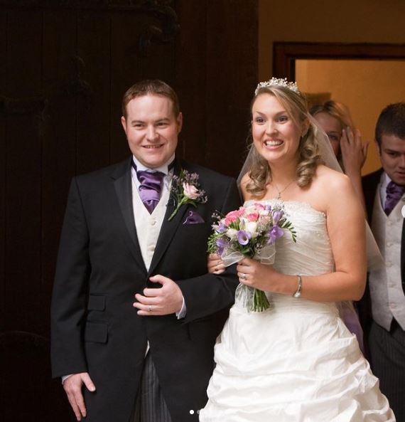 Who is Simon Davies? Wiki, Biography & Facts About Sara Davies' Husband