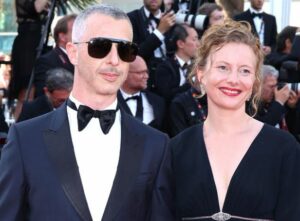 Who is Emma Wall? Wiki, Biography, Family & Facts About Jeremy Strong's ...