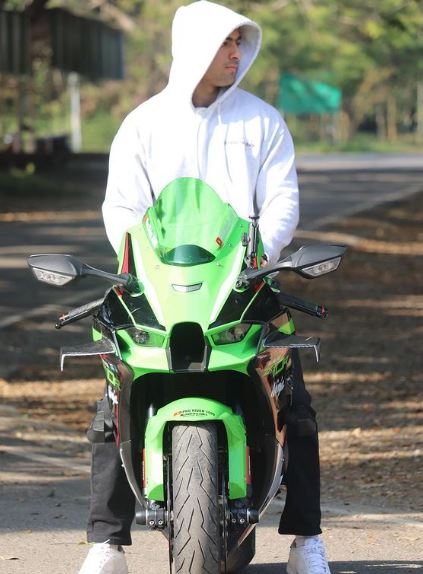 Agastya Chauhan Wiki (Pro Rider 1000) Age, Girlfriend, Family, Death ...
