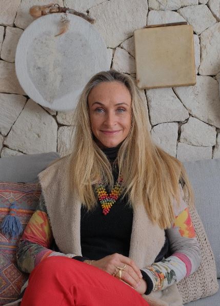 Elisabetta Caraccia: Wiki, Biography, Age, Husband, Kids, Family, Net ...