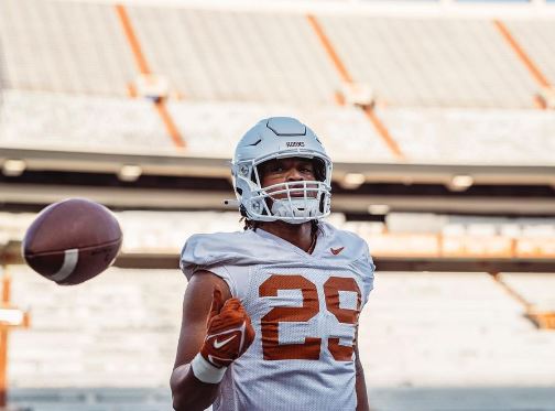 Jaden Hullaby Wiki, Age, Birthday, Girlfriend, Texas, Stats, Net worth ...