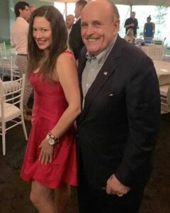 Noelle Dunphy Biography, Wiki, Age, Husband, Parents, Net Worth, Career ...