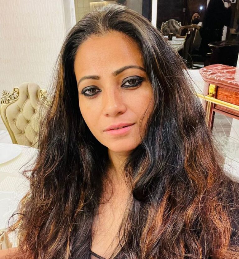Aaliya Siddiqui Wiki, Husband, Boyfriend, Kids, Age, Family, Height ...
