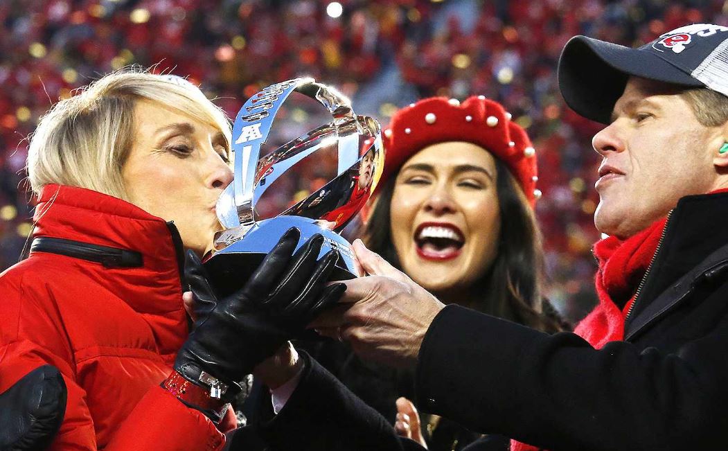 Norma Hunt Wiki (Lamar Hunt's Wife), Age, Net Worth, Kids, Family ...
