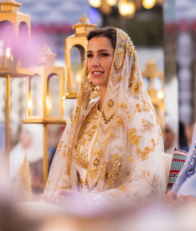 Rajwa Al Saif Wiki, Biography, Age, Husband, Net Worth, Kids, Height ...