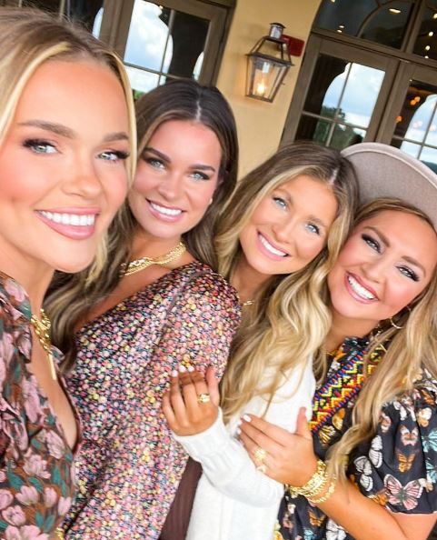 Collins Tuohy Smith Wiki, Husband, Age, Family, Net Worth, Weight Loss ...