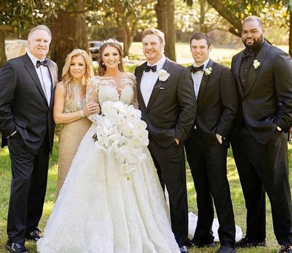 Collins Tuohy Smith Wiki, Husband, Age, Family, Net Worth, Weight Loss ...