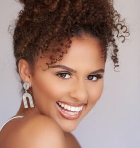 Ellie Breaux Wiki, Parents, Ethnicity, Age, Height, Education ...