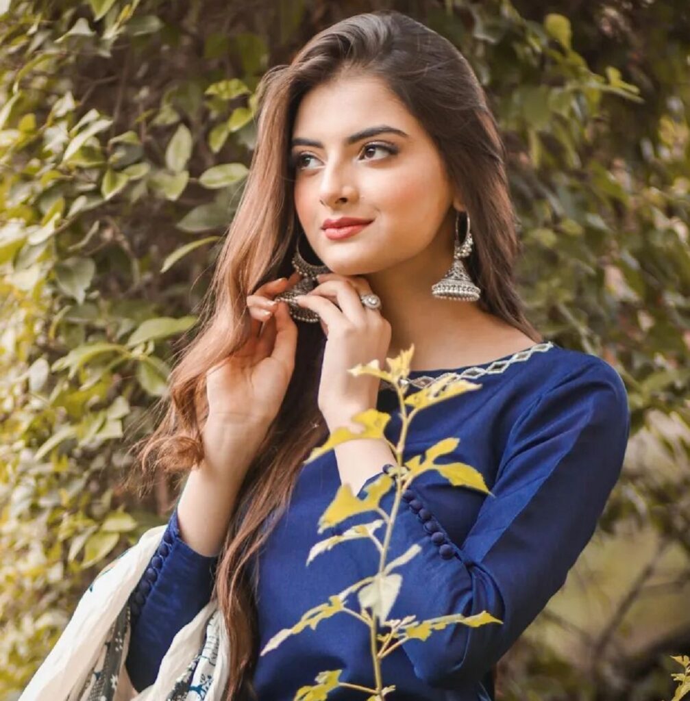 Muzna Masood Malik Wiki (Haris Rauf's Wife) Age, Kids, Family ...