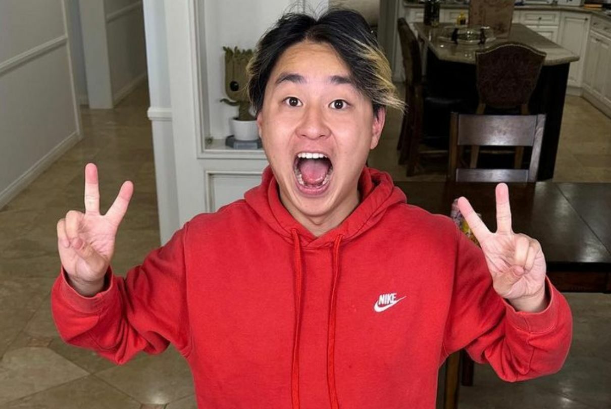 Zhong (Youtuber) Wiki, Biography, Age, Girlfriend, Height, Net Worth ...