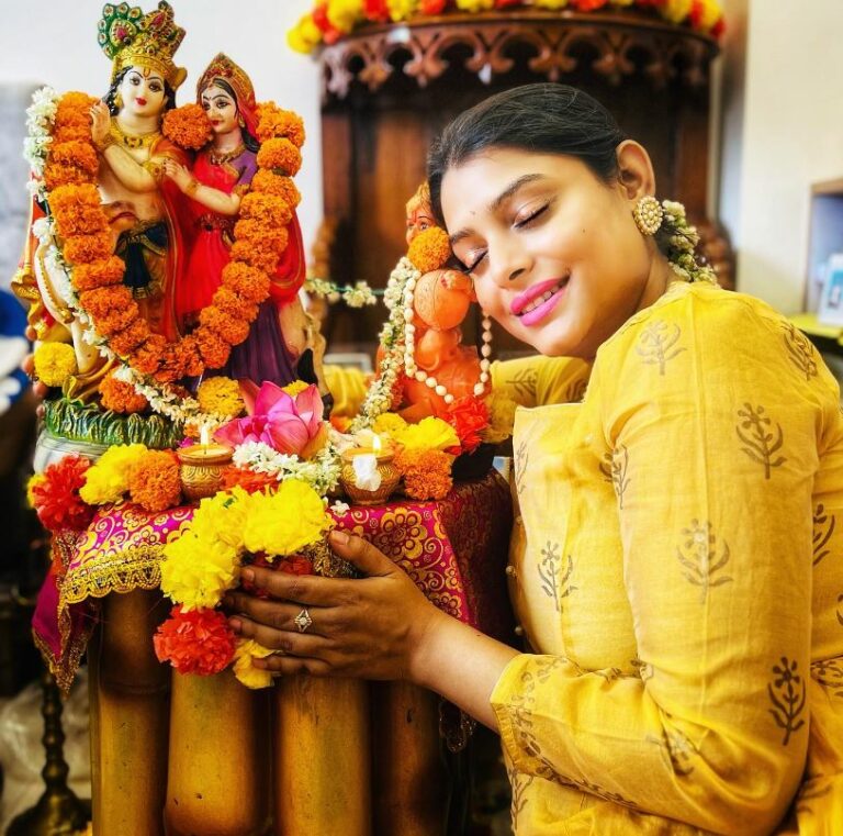 Geetashree Roy Age, Birthday, Wiki, Husband, Family, Height, Net Worth ...