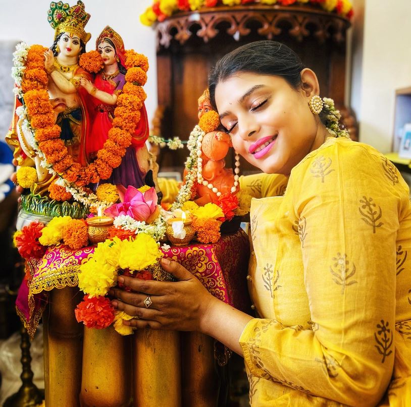 Geetashree Roy Age, Birthday, Wiki, Husband, Family, Height, Net Worth ...