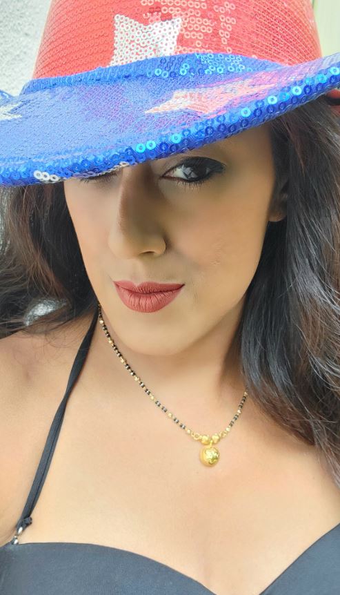 Shivanthi Sathanandan Wiki, BIO, Age, Husband, Kids, Net Worth, Family ...